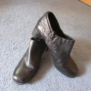 Clarks | Shoes | Clarks 85 Black Leather Side Zip Ankle Boots 2 Heel ...